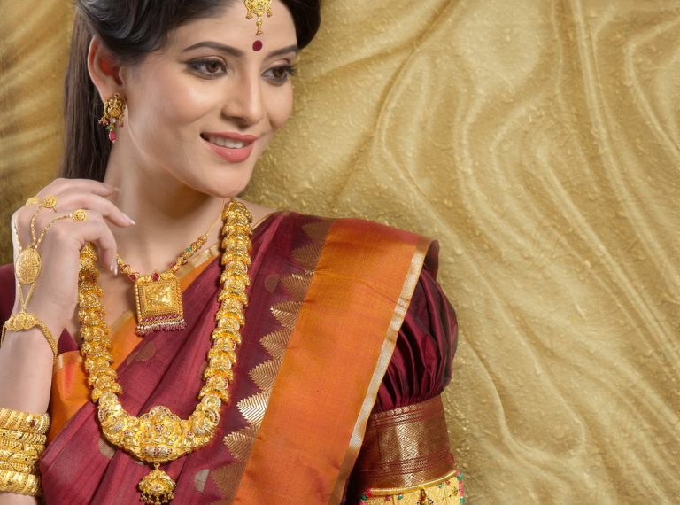 Ivory And Gold – The Ever-Elegant Malayali Bride! – Thangamayil